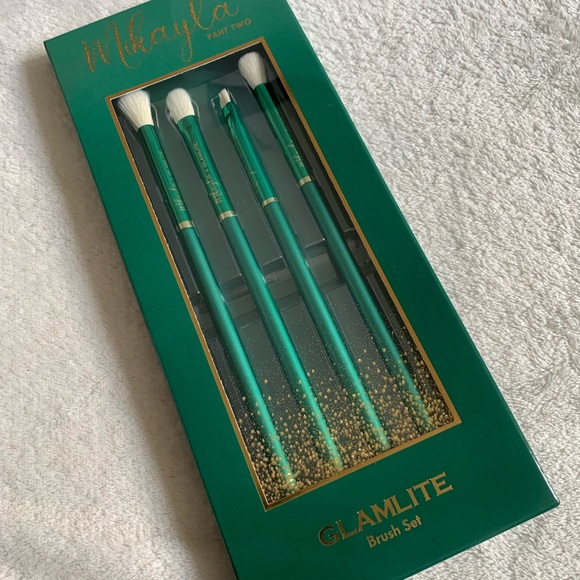 Glamlite | Makeup | Glamlite X Mikayla Paht 2 Eyeshadow Brush Set Bnib ...